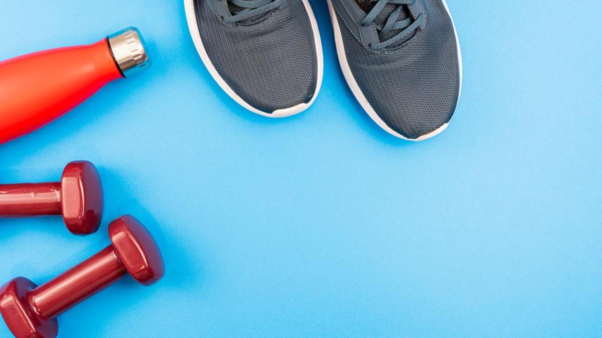 ¿Salir a correr o hacer pesas? Qué ejercicio elegir para cuidar el corazón