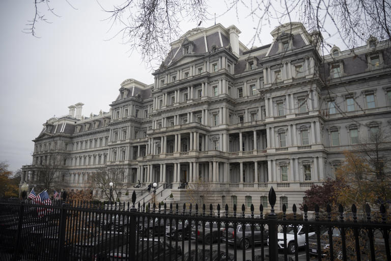 Federal panel considers plan to paint Executive Office Building white