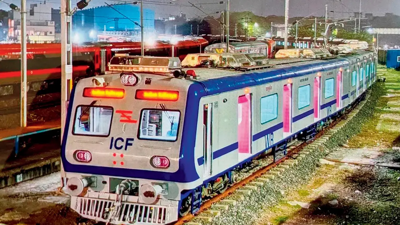 Mumbai: Harbour Line commuters launch protest against new AC local train