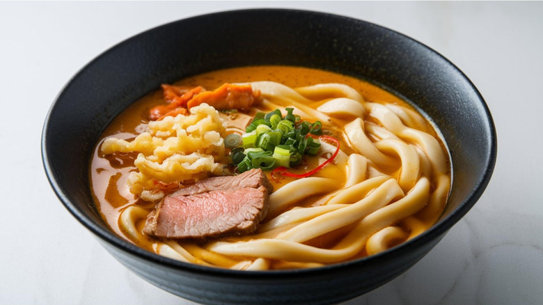 What's the difference between udon and ramen?
