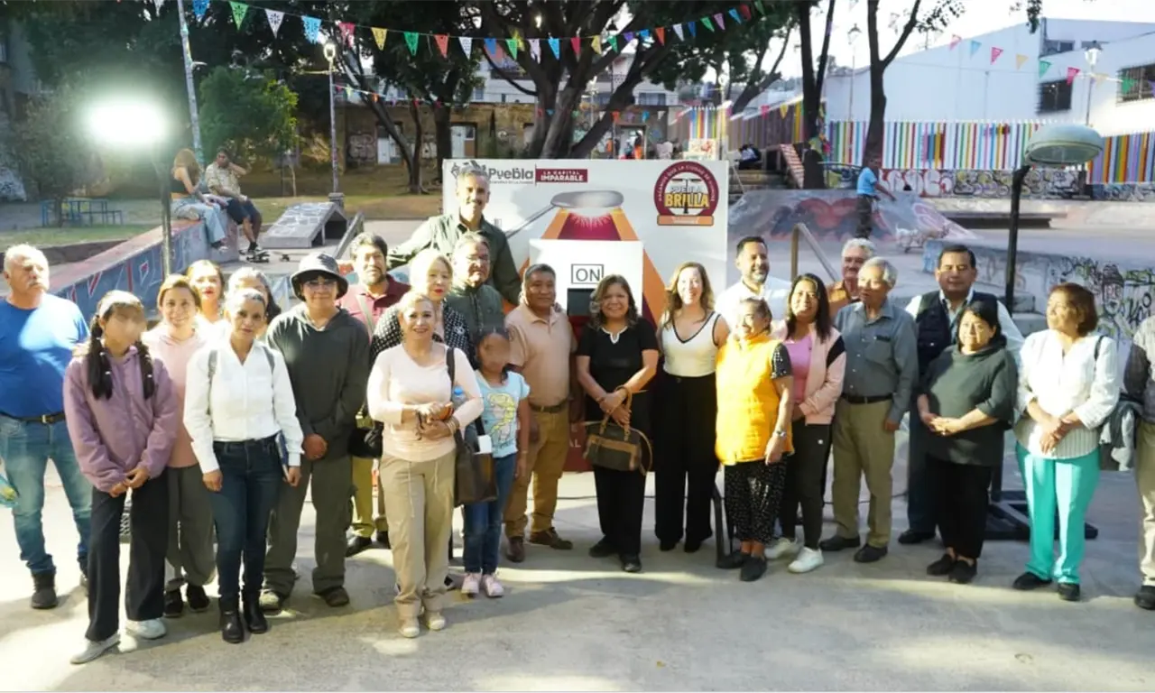 Puebla Brilla moderniza luminarias LED en Xonaca