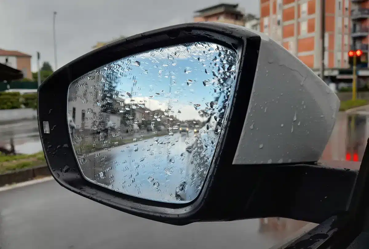 Beaucoup de conducteurs ne le réalisent pas, mais ce petit bouton dans ...