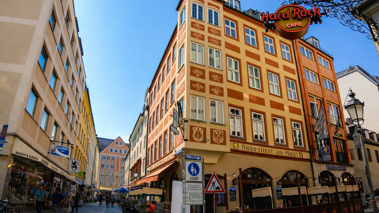 Exploring Munich Historic Old Centre (4K)