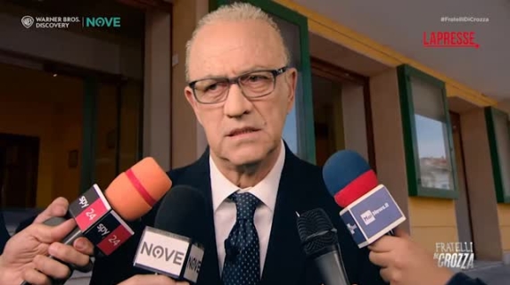 Crozza-Valditara e i lapsus del ministro: «Falcone e Borsellino uccisi ...