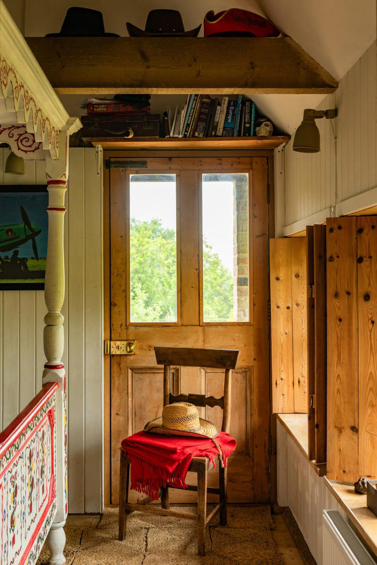 5 vintage furniture pieces you'll never regret buying