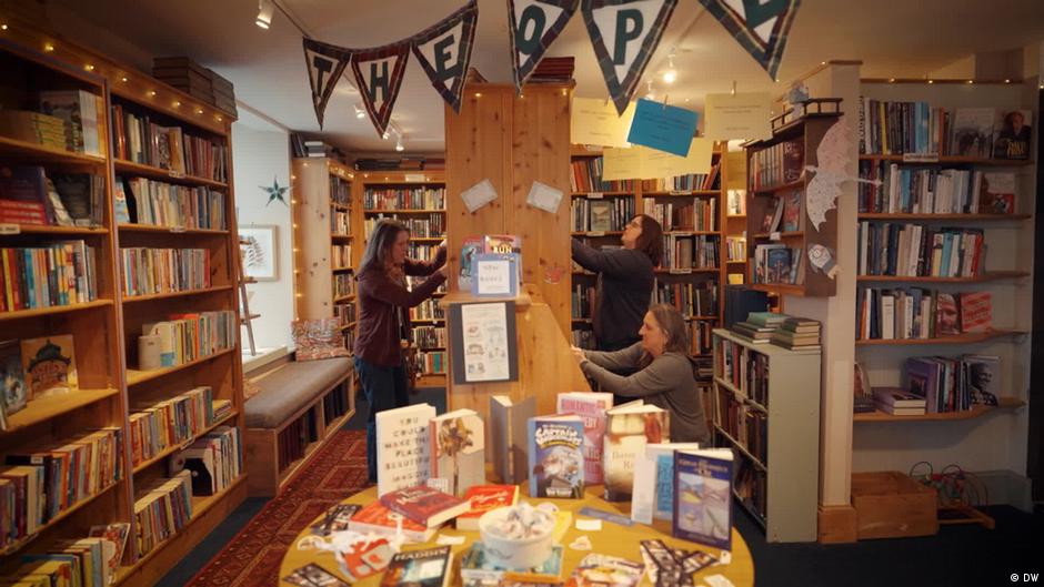 Vacation at the bookstore: Three sisters live their dream