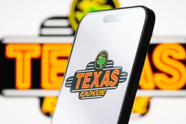 Texas Roadhouse CEO signals table service change