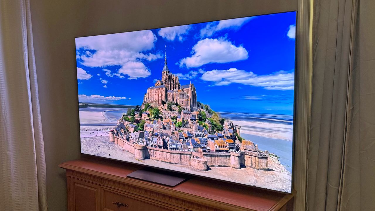 TCL QM8L review: stunningly bright with amazing color range