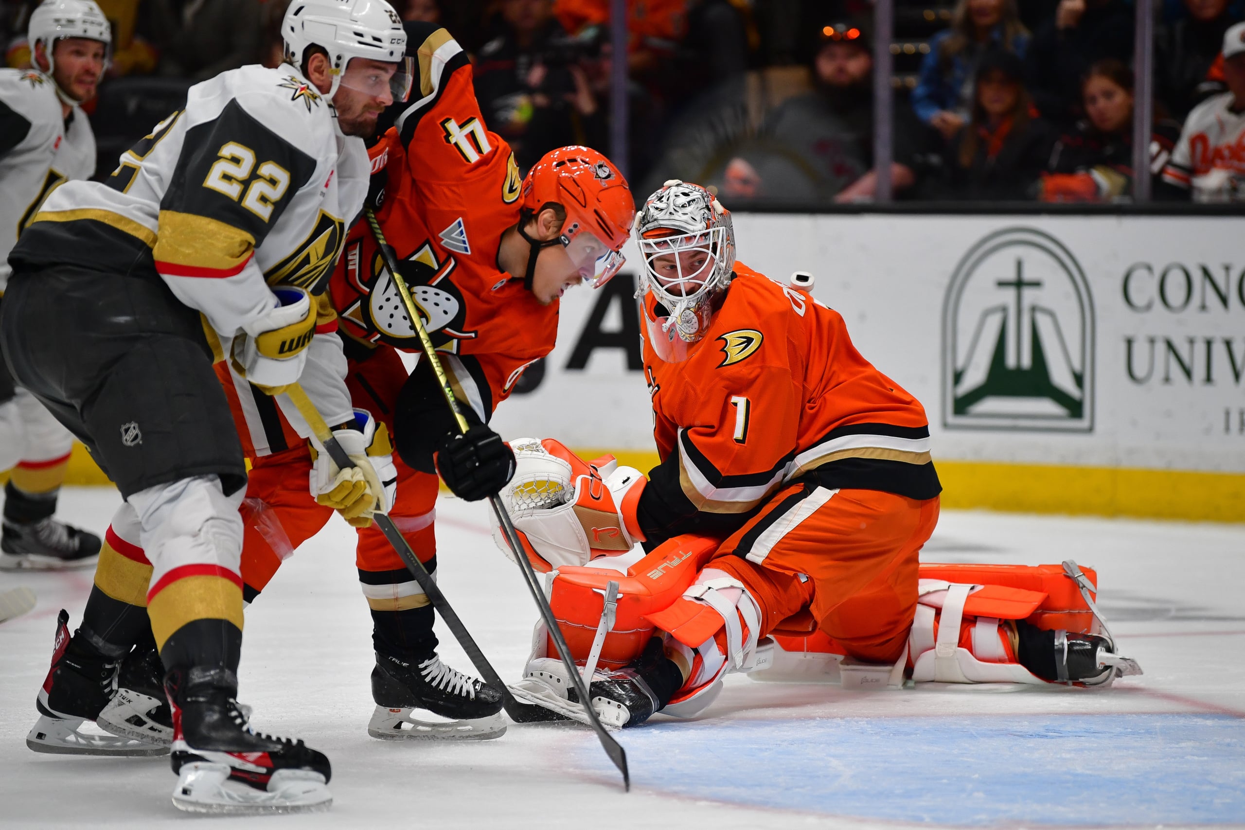 Golden Knights chase Dostal, rout Ducks in Game 3