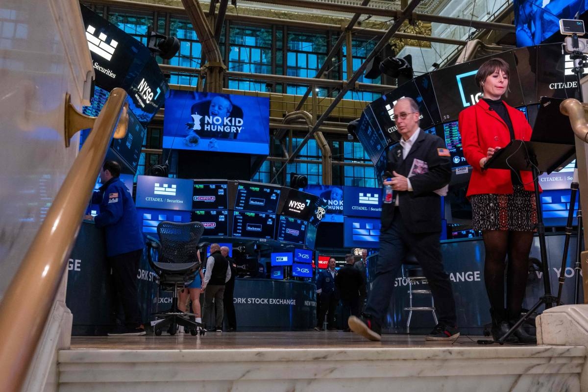 US stocks rise to records after a solid jobs report overshadows higher ...