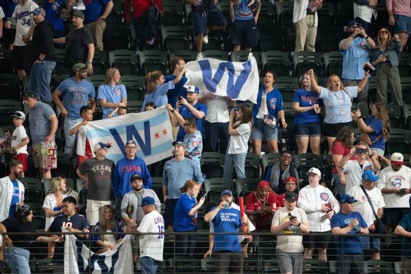 Cubs win 10 in a row for 2nd time this season in 1st since '35
