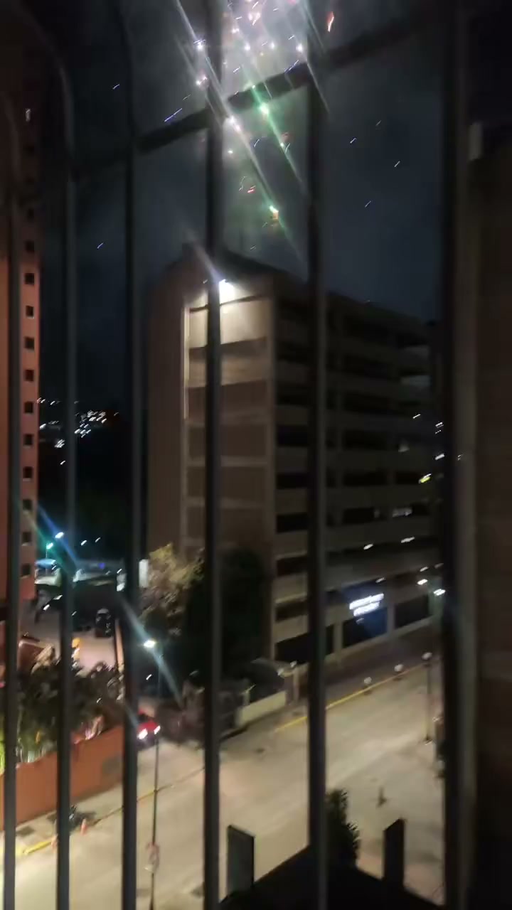 El gobierno simula que celebra lo que ellos saben que no pasó. Pero l