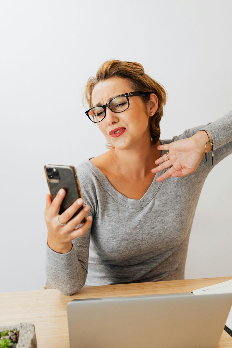 8 hidden signs someone doesn’t like you—but keeps it to themselves