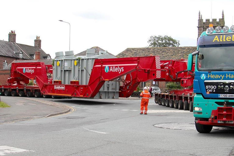 M1 traffic: Major delays expected for six hours as abnormal load ...