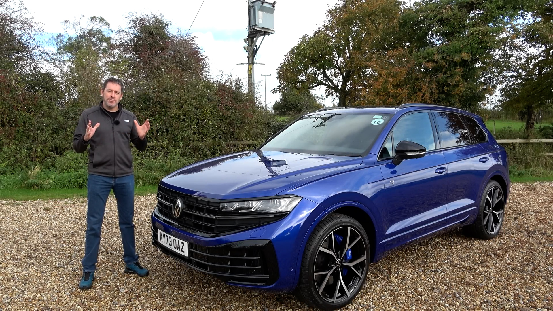 Exploring the features of the new VW Touareg R
