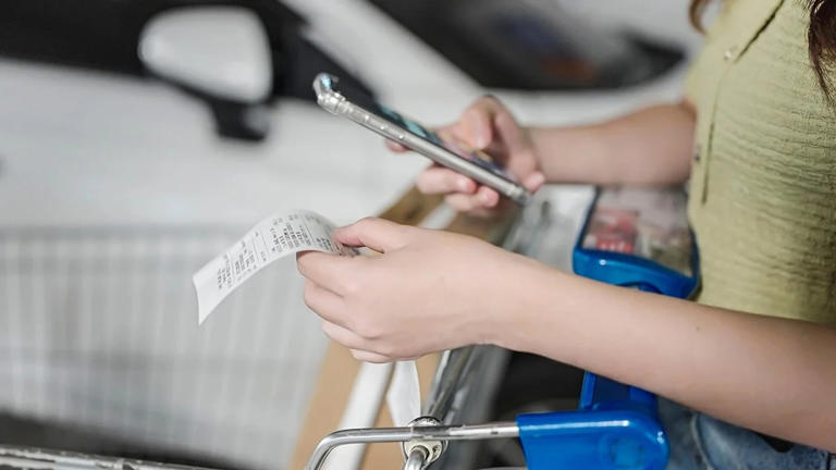 Alışverişte Kağıt Fiş Devri Kapatan Yeni Düzenleme: Tek Cihaz, Çifte İşlem