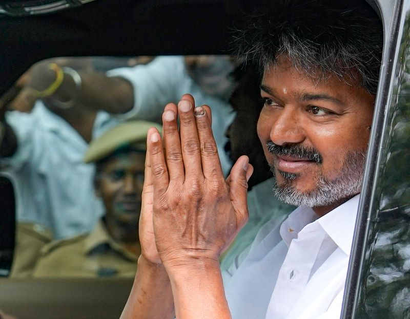 Stalemate over Tamil Nadu government formation reaches Supreme Court