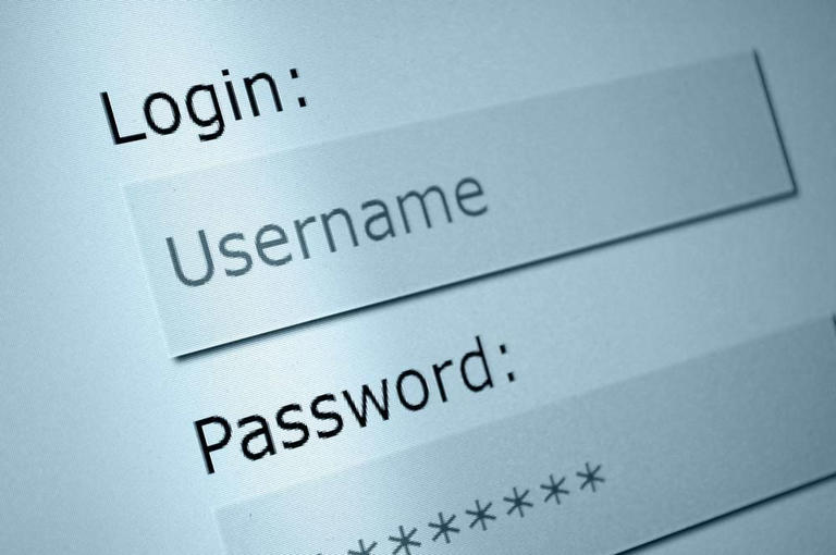Edge browser has a serious password safety problem, but Microsoft says ...