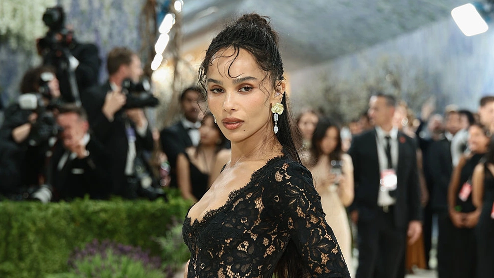 Zoë Kravitz calls Hulu's engagement reference 'tacky' amid Styles buzz