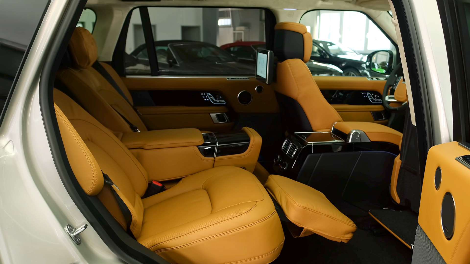 Range Rover Autobiography interior feels like a private jet