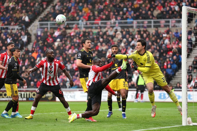 Manchester United player ratings vs Sunderland with one 4/10 but Senne ...