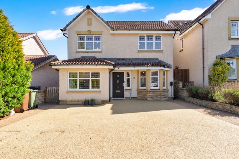 Unassuming East Lothian hot tub home with well-hidden stunning detail ...
