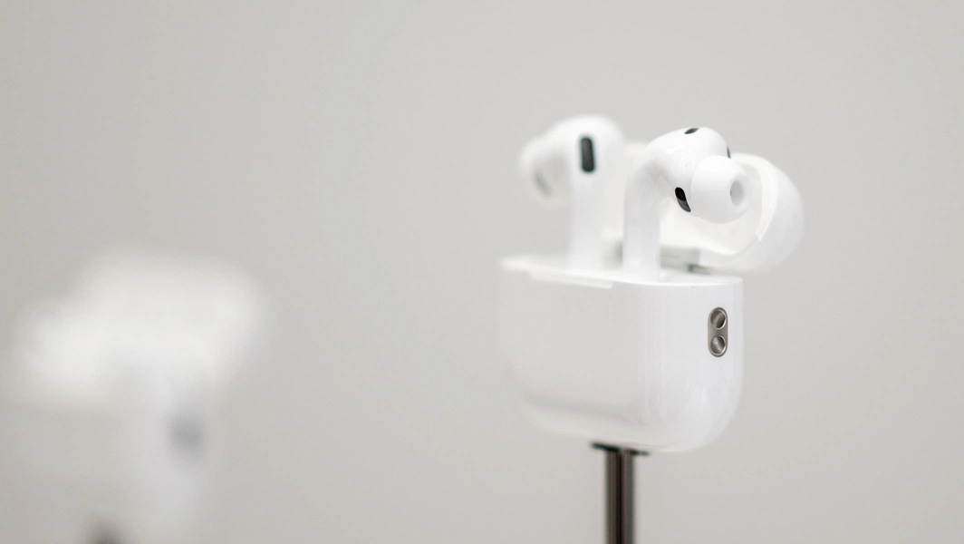 Apple’s AI camera AirPods enter advanced testing stage