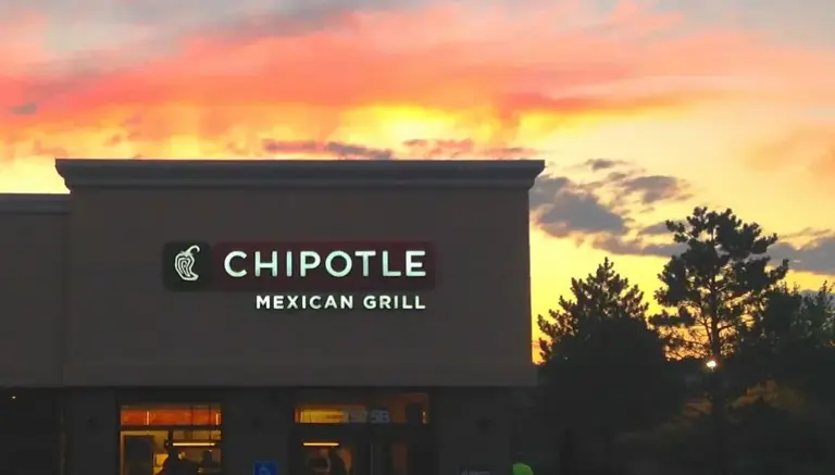 5 fast food chains that surprisingly still make food fresh daily