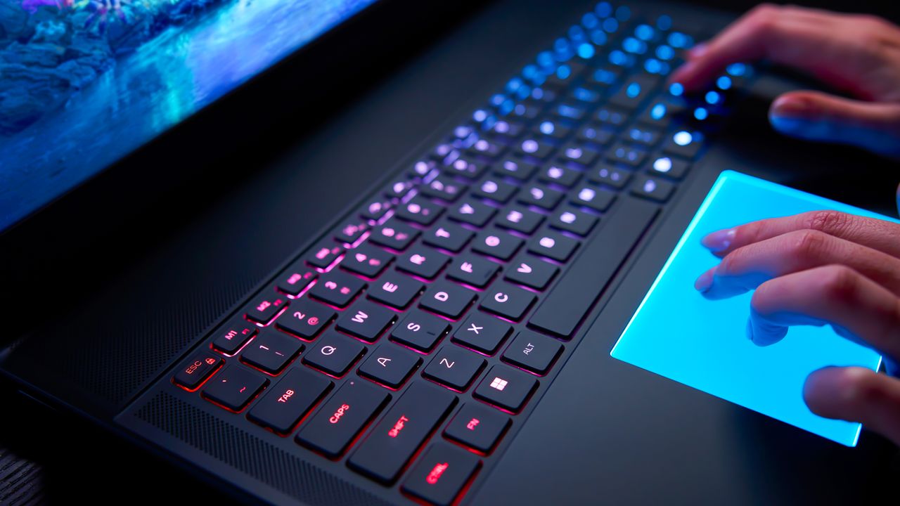 Microsoft releases four Windows Insider builds with touchpad and File ...