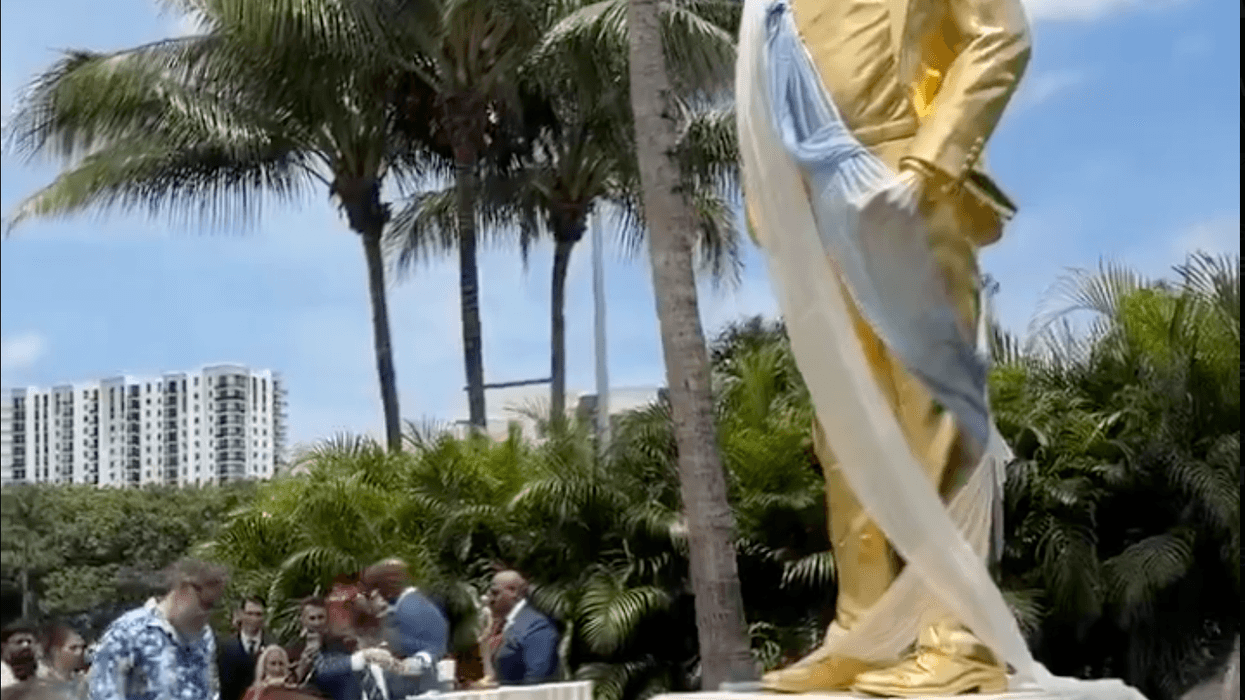Trump's giant gold statue at his golf club triggers online backlash