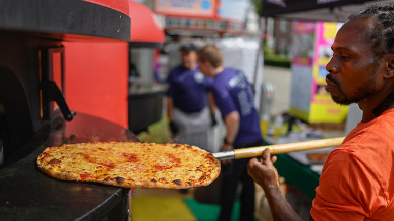 Sorry New York and Chicago, Connecticut has a pizza license plate now