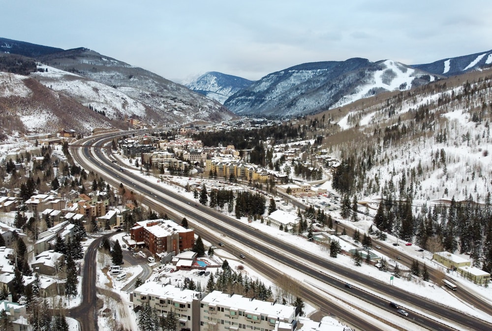 15 Colorado towns where skiing rules