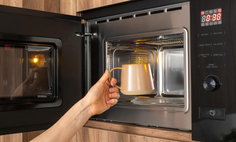 What really happens when you reheat your coffee in the microwave