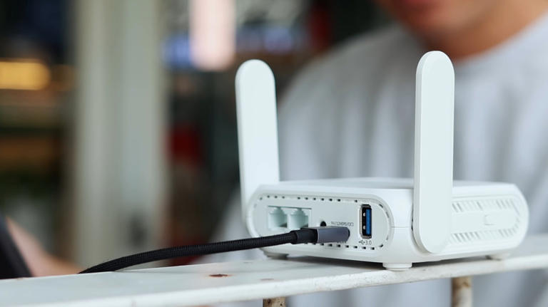 5 reasons why you shouldn't go on vacation without a travel router