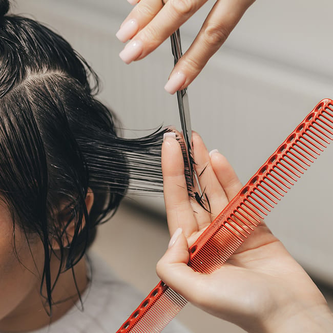 6 volumizing hairstyles pros say instantly make thin hair look fuller ...