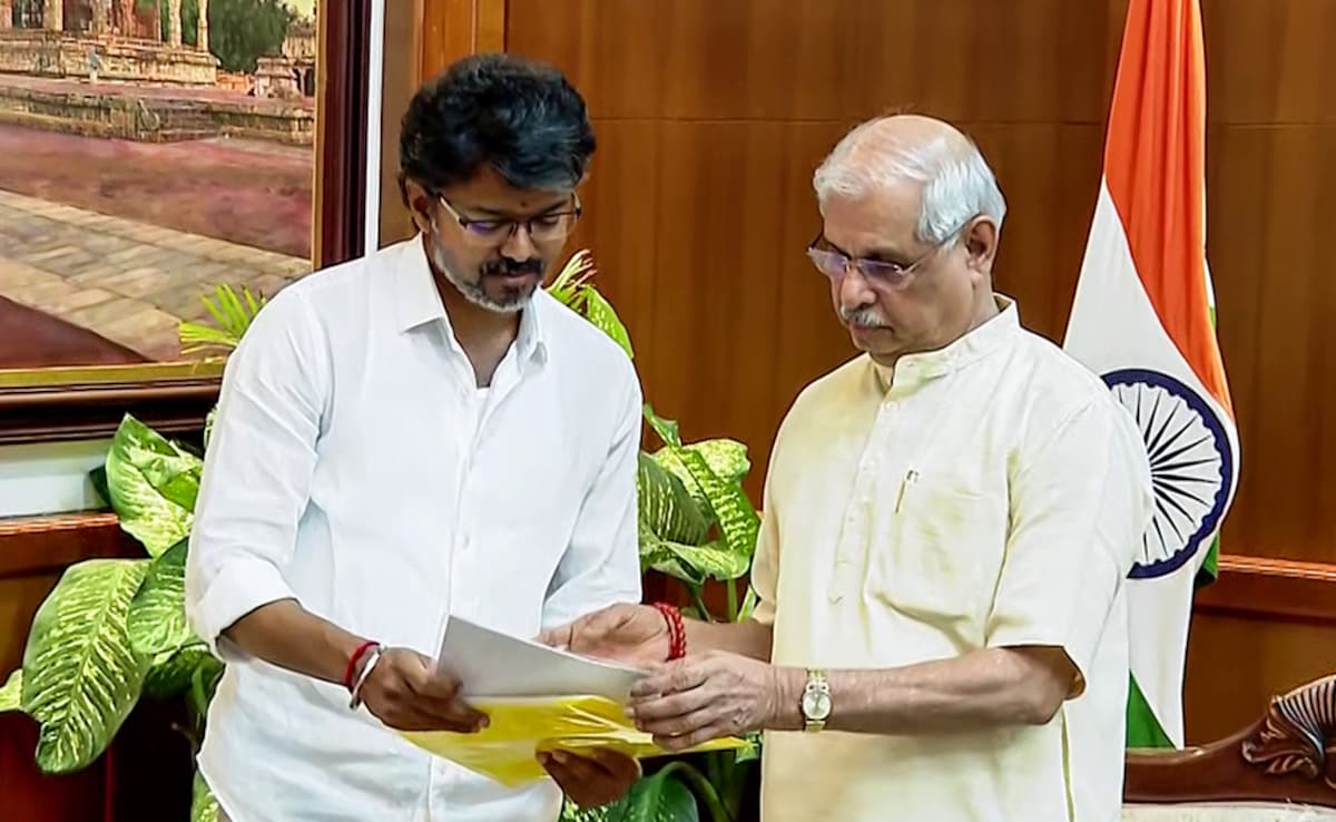 Vijay insisted on waiting to get letter: Inside story of governor meet