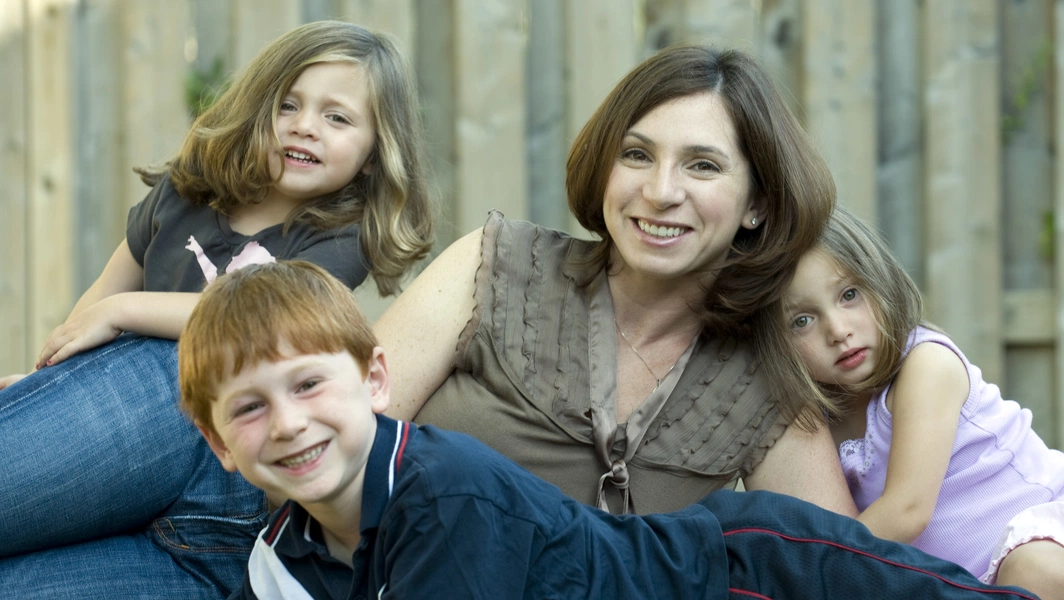 How birth order shapes sibling bonds