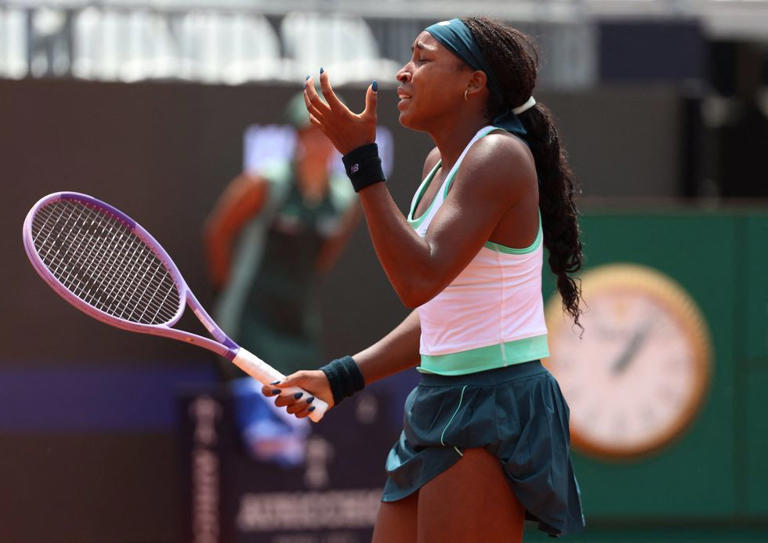 Coco Gauff smashes herself with her tennis racket in bizarre Italy Open ...