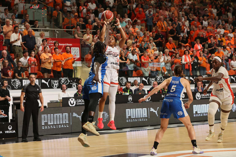 Bourges fait tomber le tenant du titre Basket Landes au Prado, et se ...