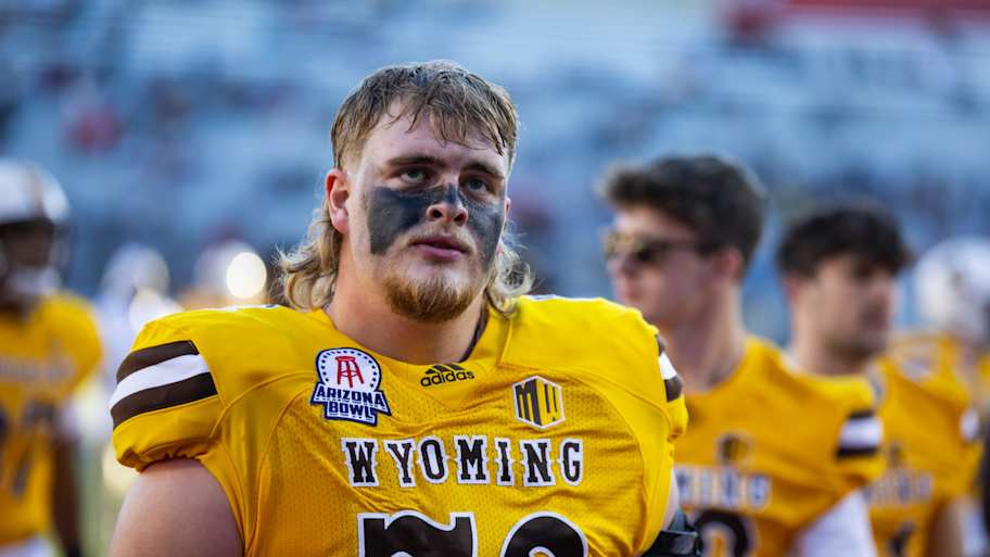 Bears rookie guard is quietly becoming one of Ben Johnson’s most ...