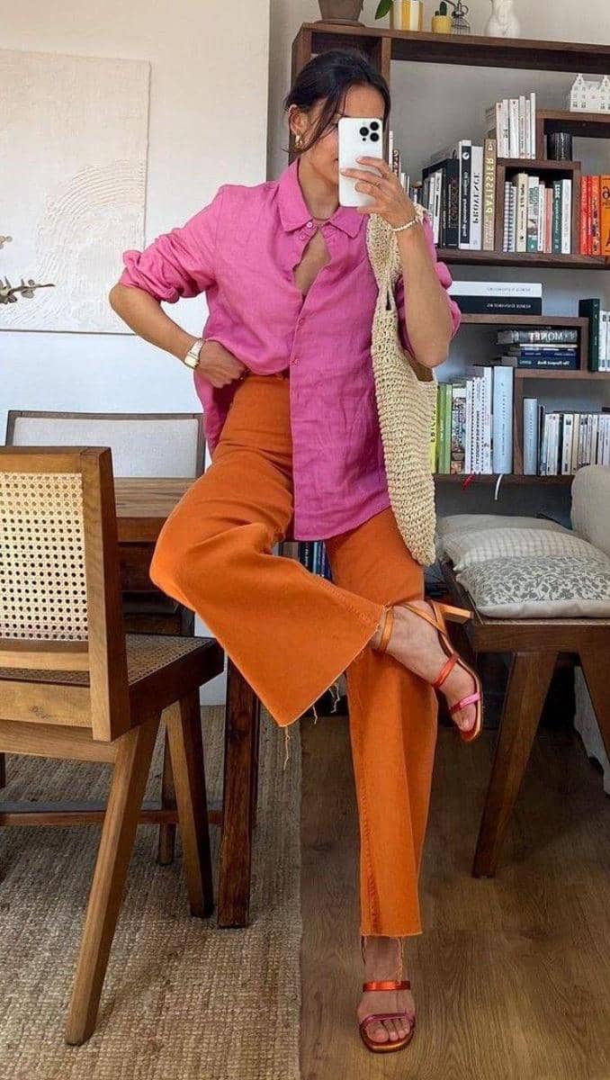 Celana orange cocok dengan baju warna apa? Ini rekomendasinya!