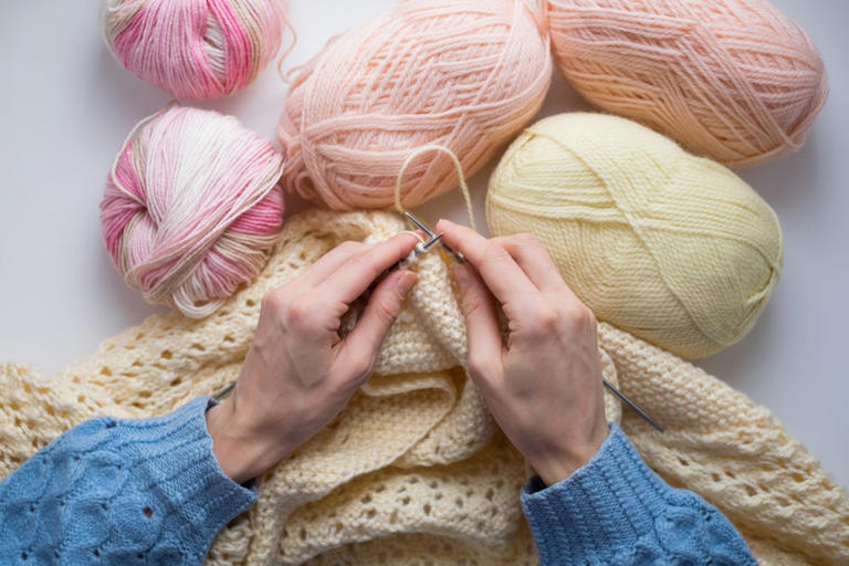 Old shale stitch is the beautiful wave pattern to try in your next ...