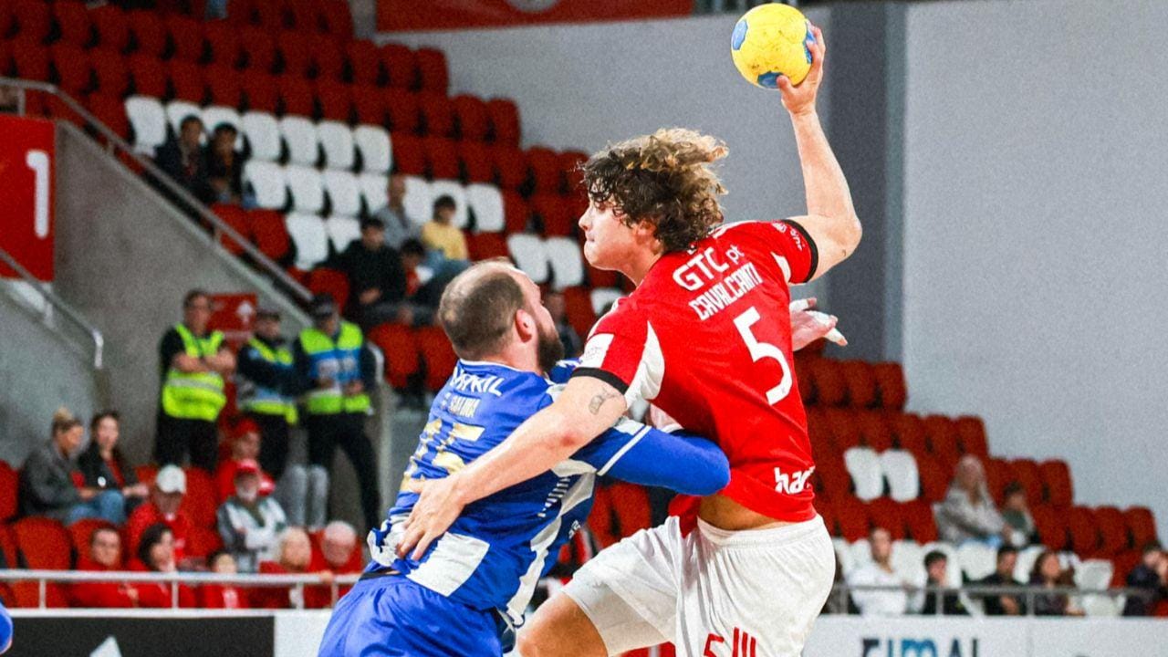 Andebol: Benfica vence FC Porto e sobe ao segundo lugar
