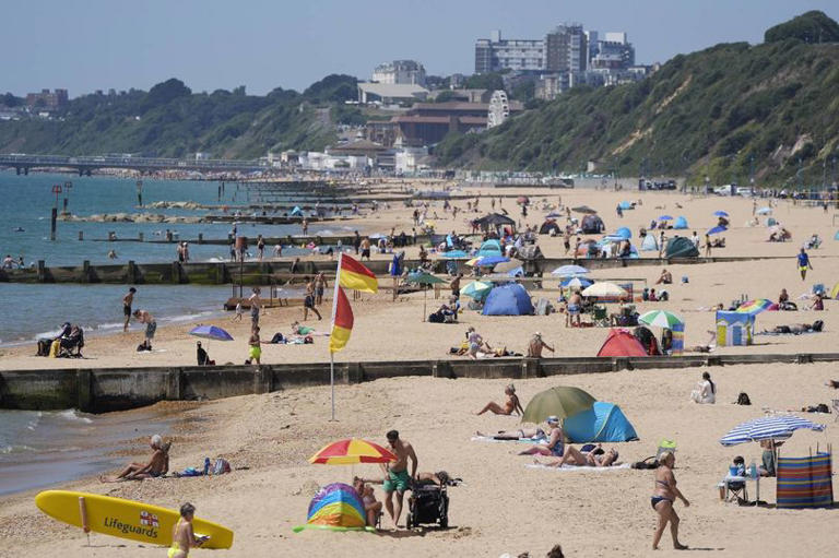 UK weather maps show Brits set for 26C mini heatwave as 9 cities set to ...