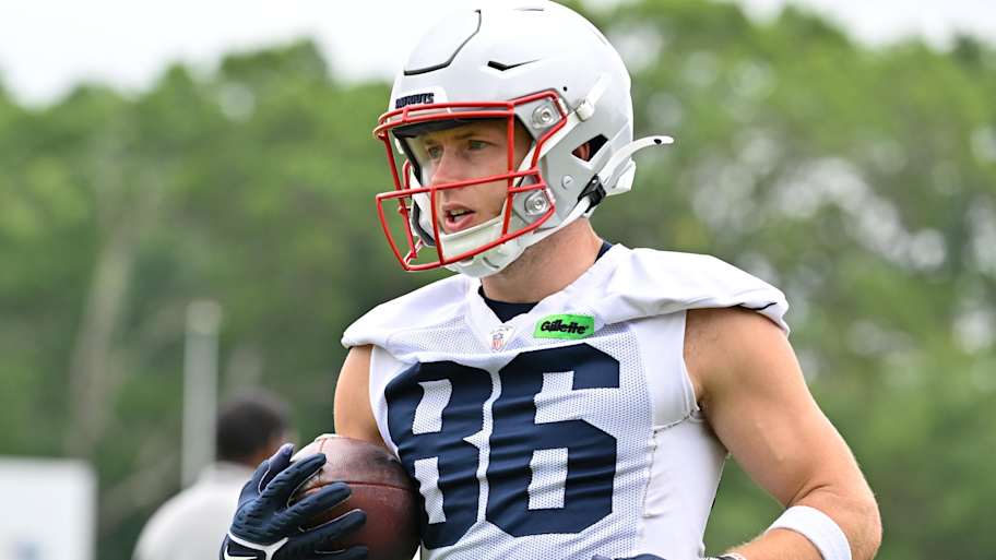 Patriots have a looming roster battle fans didn’t ask for (but should ...
