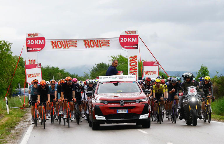 Adam Yates, Derek Gee among riders caught up in major crash as Giro d ...