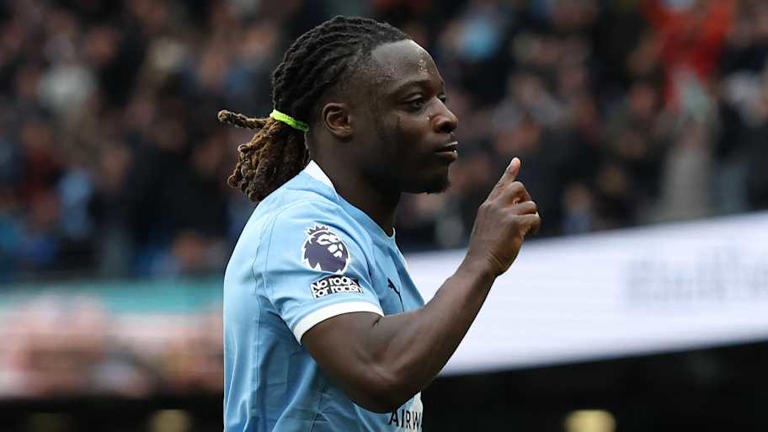 Supercomputer predicts Premier League table as Man City send Arsenal ...