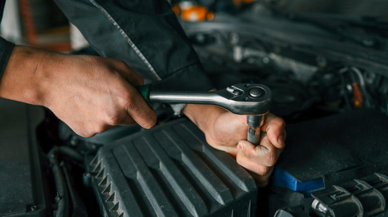 What's the difference between anti-seize lubricant and threadlocking ...