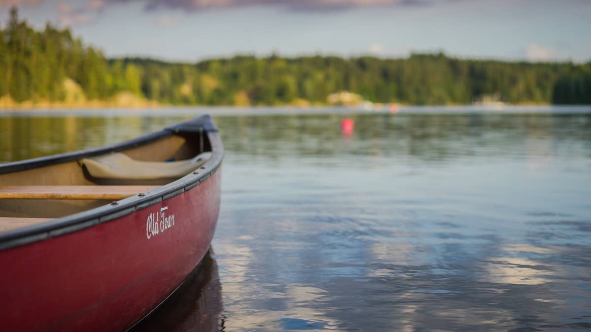 2 rescued after canoe capsizes near northern Minnesota dam