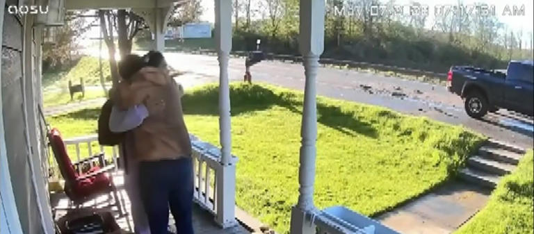 Distracted driver slams into school bus in upstate NY, injuring kids